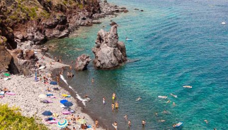 La caletta di Rovaglioso tra le spiagge più belle d’Italia - Ntacalabria.it